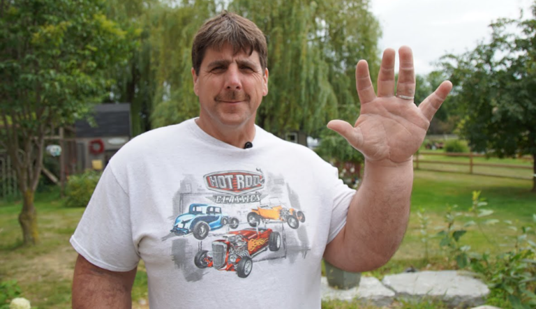 Who has the worlds biggest hands? The Story of Sultan Kösen - Sundarban Police District